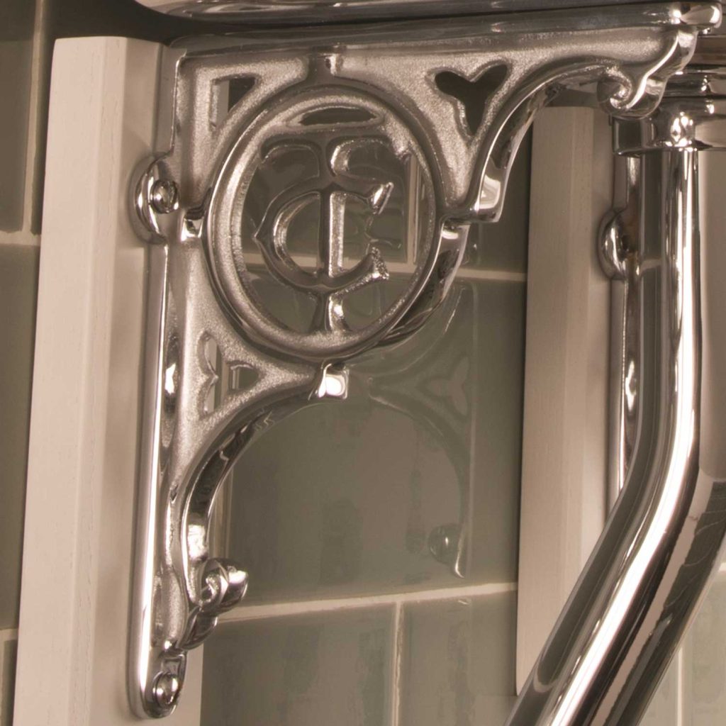 Traditional Victorian Toilets & Cisterns | Thomas Crapper